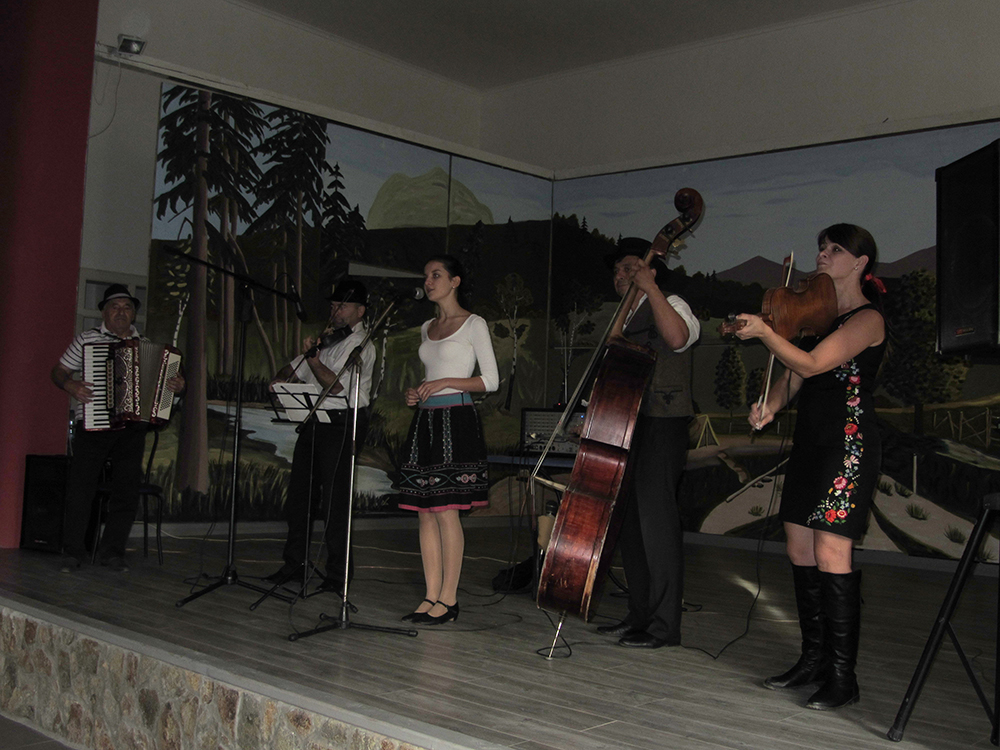 Salánkon is vastaps fogadta a máramarosi népzenészeket | Kárpátalja