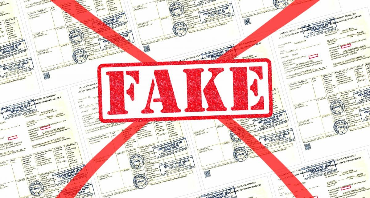 Hamis Covid-tanúsítványokat kiadó egészségügyi dolgozókat leplezett le ...